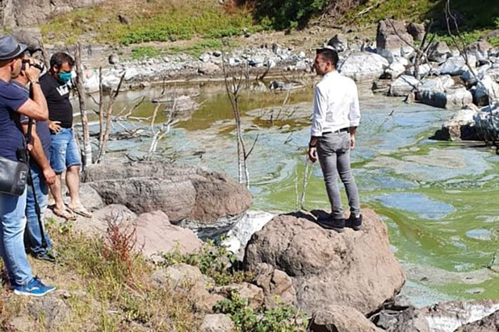 Nel lago Omodeo un fenomeno naturale - SARdies.it